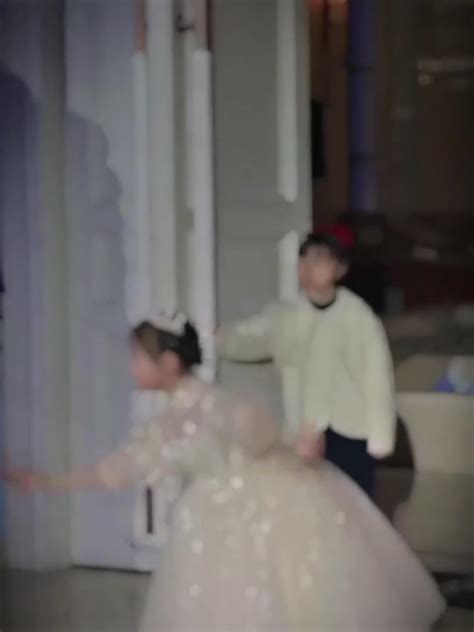 女孩诗琪在十岁生日会上翩翩起舞旁边两女孩并没有羡慕因为她们俩的身世并不差 诗琪热点 腾讯视频