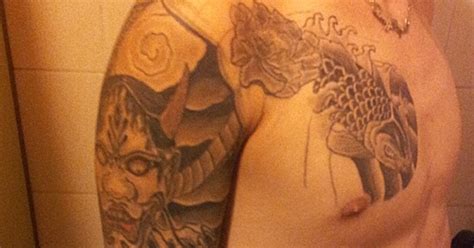 조폭 흉내 몸에 문신 새긴 중학생