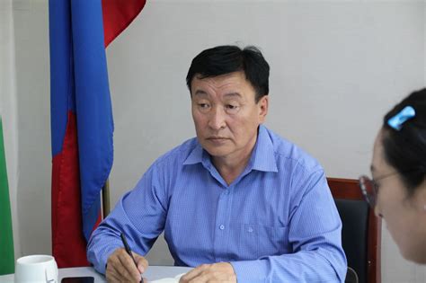 ХҮНС ХӨДӨӨ АЖ АХУЙН ГАЗРААС АЙМГИЙН ХЭМЖЭЭНД ҮЙЛ АЖИЛЛАГАА ЯВУУЛДАГ МАХНЫ ҮЙЛДВЭРҮҮДТЭЙ УУЛЗАЛТ