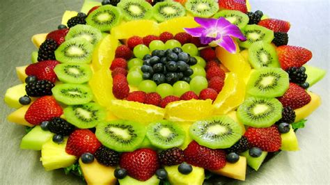 Фруктовая тарелка на праздничный стол оформление своими руками фото