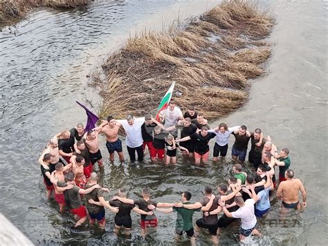С освещаване на знамената и литийно шествие във Велико Търново ще започне отбелязването на