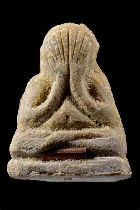 พระเครื่อง จ ปทุมธานี พระปิดตานกกระจิบ พิมพ์แข้งซ้อน หลวงปู่เทียน วัดโบสถ์ จ ปทุมธานี ปี 2506