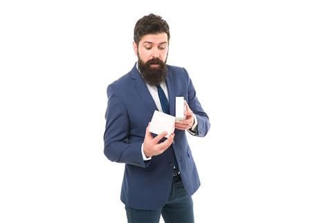 동료를 위한 선물 로열티 보상 프로그램을 홍보하는 방법 고객을 위한 선물입니다 고객 중심의 비즈니스 남자 정장 옷은 선물 상자