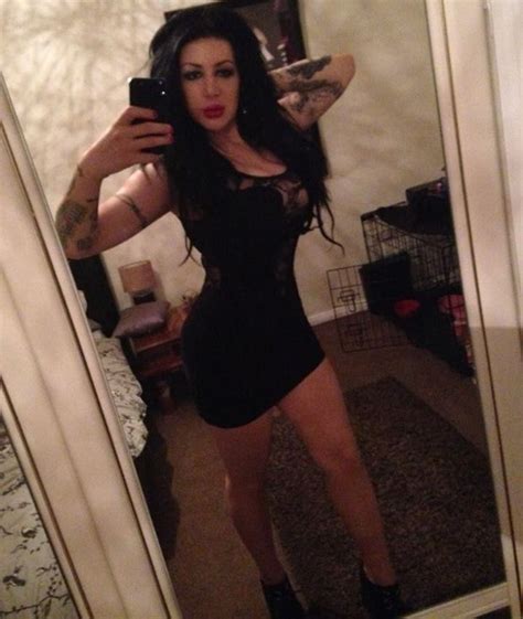 Micky Syndrome Is Curvy Goth Woman And Based On Sexblooddd