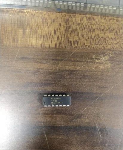 Pic16f688 I P Microchip Microcontroller 32 Kb Spdip At Rs 105 Piece In Mumbai