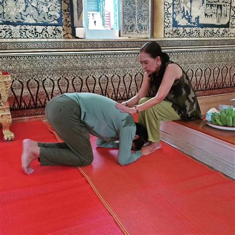 คิดถึงมาก “แม่ป๋อง” เปิดภาพ “ดีเจแมน” ก้มกราบเท้า พ้อเศร้าปีนี้ลูกไม่ได้กราบเท้าแม่เหมือนทุกปี