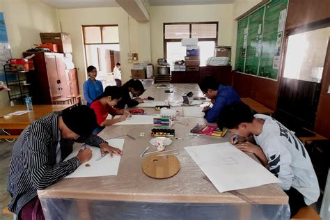 ရေနံချောင်းတက္ကသိုလ်၌ ၇၇ နှစ်မြောက် ပြည်ထောင်စုနေ့အထိမ်းအမှတ် စာစီစာကုံး၊ ဆောင်းပါးနှင့် ပန်းခ