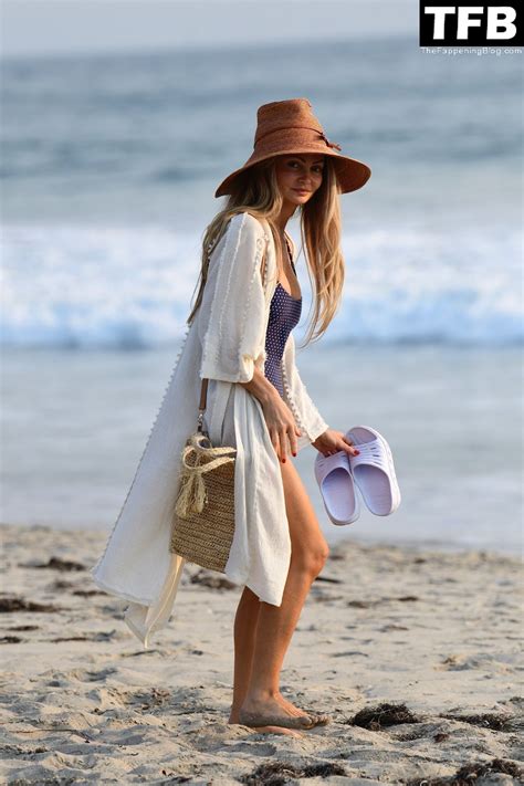 Gia Skova Enjoys The Heat In Santa Monica Beach Fappening