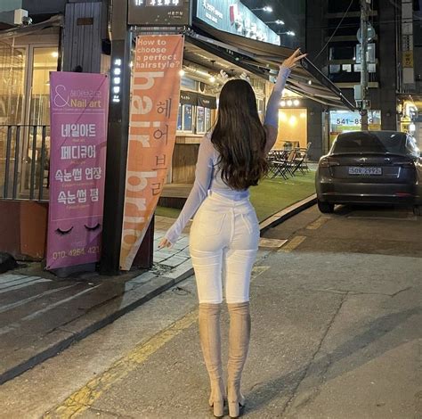 여성 청바지에 있는 광희 한님의 핀 한국 여자 패션 여성 청바지 고급스러운 의상
