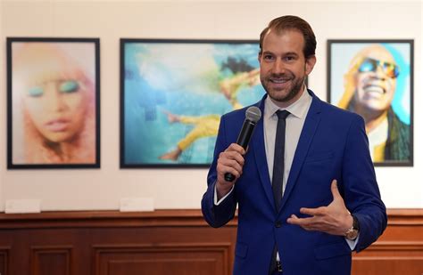 Pari Dukovic Binds Istanbul New York In 1st Türkiye Exhibition Daily Sabah