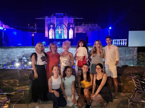 Лайънс клуб Велико Търново Янтар Lions Club Veliko Tarnovo Yantar Артисти солисти оркестър