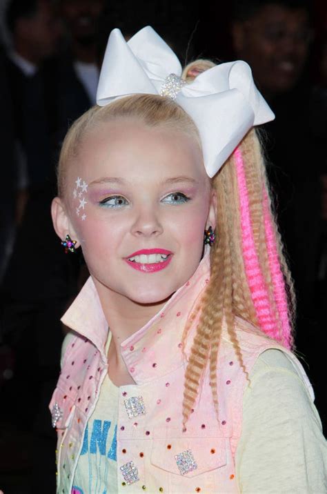 Jojo Siwa Exposes Companys Response To Her Coming Out As Gay