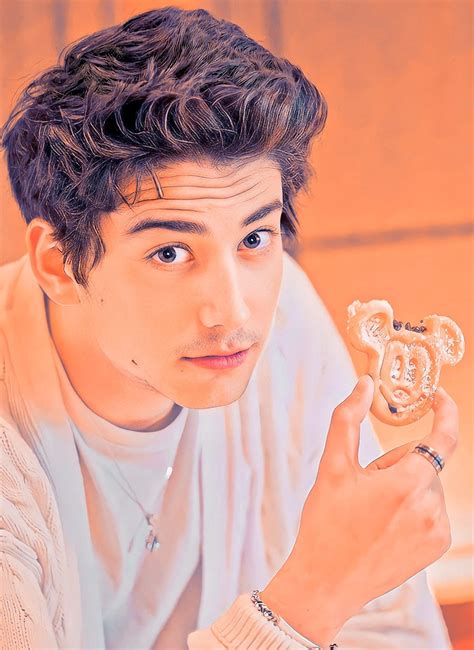 Pin By Verito Alarcon Morales On Milo Manheim Zombie Disney Celebrity Crush Milo