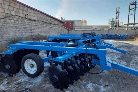 БАРУУН 5 АЙМГИЙН СУМ ДУНДЫН ОЙН АНГИУДАД ӨНДӨР ХҮЧИН ЧАДАЛ БҮХИЙ ТРАКТОР ДАГАЛДАХ ТОНОГ