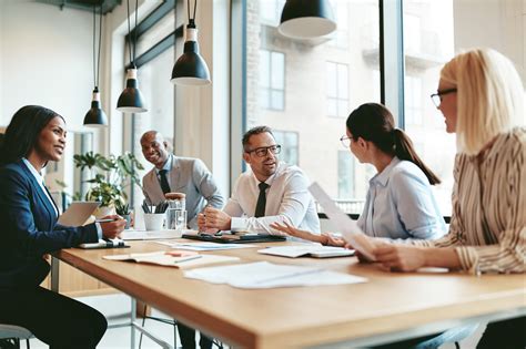 「既視感」の意味と読み方とは？使い方と類語や英語表現も解説 Transbiz