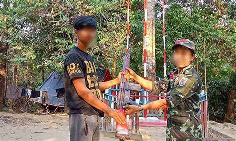 သရက်ချောင်း ဝင်းဝရဲစခန်းက ရဲတပ်သား ၁ ဦး လက်နက်နှင့် အလင်းဝင်