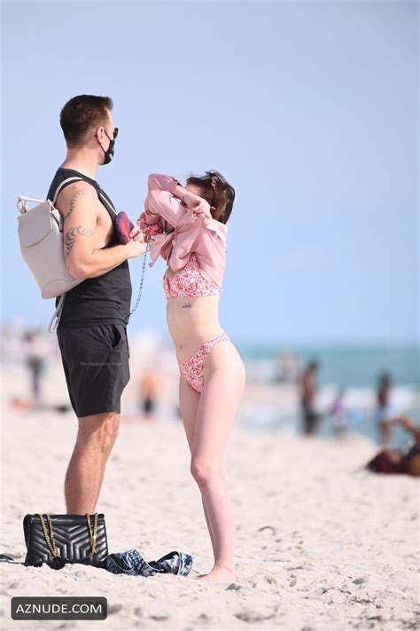 Urszula Makowska Sexy Displays Her Bikini Body On The Beach In Miami