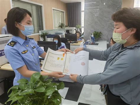 “个转企” 转出发展新活力——淇县发出首张“个转企” 营业执照转型企业服务