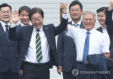 민주 문재인 전 대통령 수사 검사 탄핵도 고려검찰 향한 발강도 높이는 明文연대