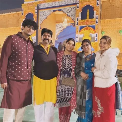 Shivangi Joshi😍 ️ Stanning Joshi🔥 ️ Shivangijoshi18 Yashodajoshi33 Instagram