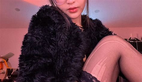 รวมรูปภาพของ กวาง เดียร์ลอง แจงปมย้ายประเทศ เพิ่งเริ่มต้นทั้งภาษา ขอทุนเรียน รูปที่ 21 จาก 21