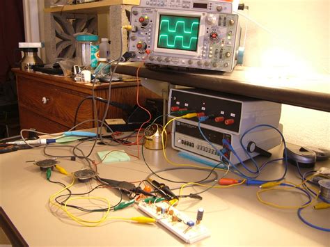 A Basic Introduction To Phase Locked Loops