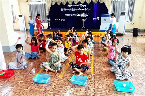 သံတွဲခရိုင်လူထုအခြေပြုဗဟိုဌာန Community Centre ၌ မူလတန်းကလေးငယ်များ