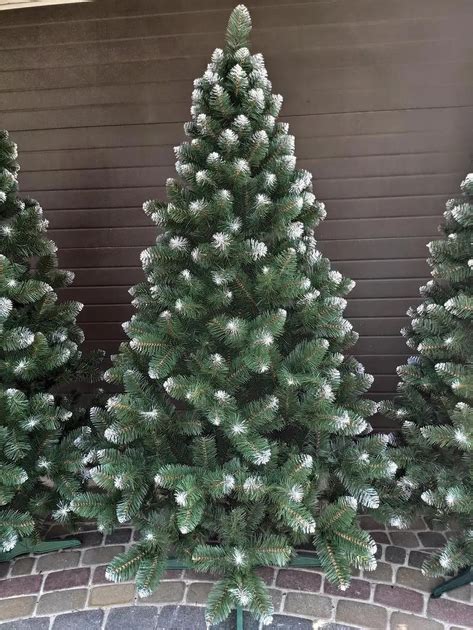 Штучна новорічна ялинка з білими кінчиками Снігова Королева 3 00м з плівки ПВХ діаметром 180см