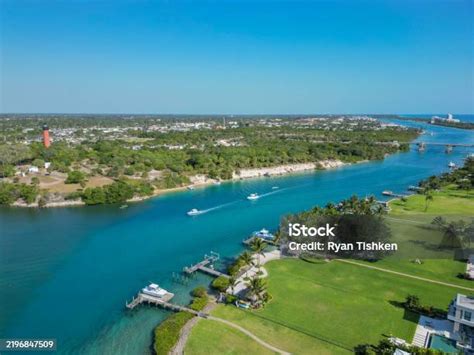 팜 비치 카운티의 플로리다 주 목성에있는 목성 입구로 이어지는 연안 수로의 조감도 0명에 대한 스톡 사진 및 기타 이미지 0명 건물 외관 경관 Istock