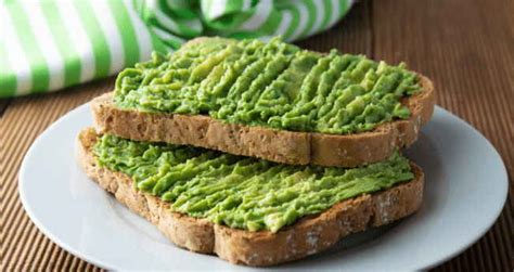 Рецепт намазки з авокадо та яйцем для бутербродів ЯСЕНСВІТ