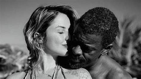 Esposa De Seu Jorge Posa Nua Ostenta Barrig O De Gr Vida E Acaba Mostrando Demais Veja Foto