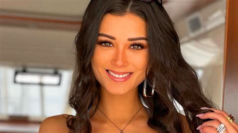 Keilah Kang Has Beautiful Abs Legs In A Top Bikini Youtube Daftsex Hd