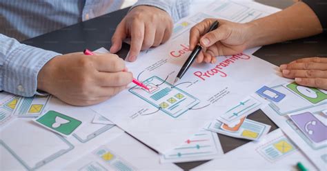 팀워크 그래픽 디자이너 창조적 인 그리기 웹 사이트 Ux 앱 개발 및 사무실에서 휴대 전화에 대 한 응용 프로그램 사진 Unsplash의 성인 전용 이미지