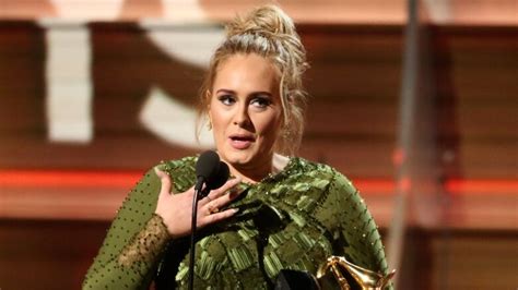 Adele Sweeps Grammys Biggest Categories Winning 5 Awards Overall Cbc News