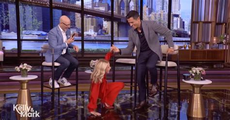 Kelly Ripa Collapses During Live After Being Bored By Ai Watch