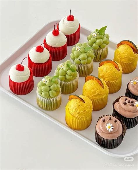 Pins By You에 있는 Prettypinpalace님의 핀 2024 미니 케이크 미니디저트 컵케이크