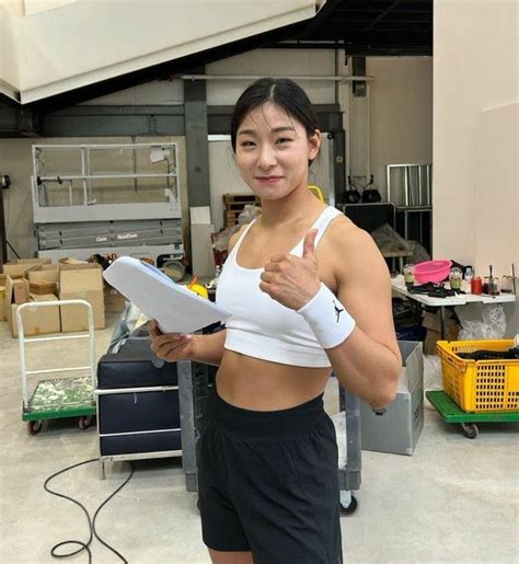 Physical 100 Star Jang Eun Sil Proves Strong Is The New Sexy In