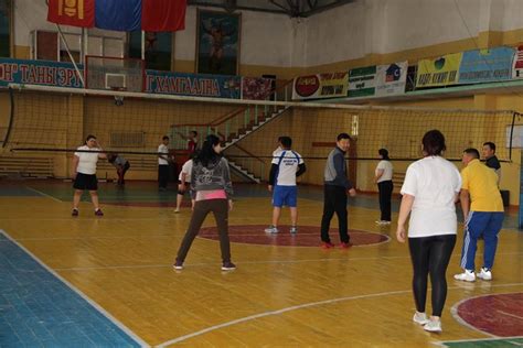 Гар бөмбөгийн тэмцээн зохион байгуулав