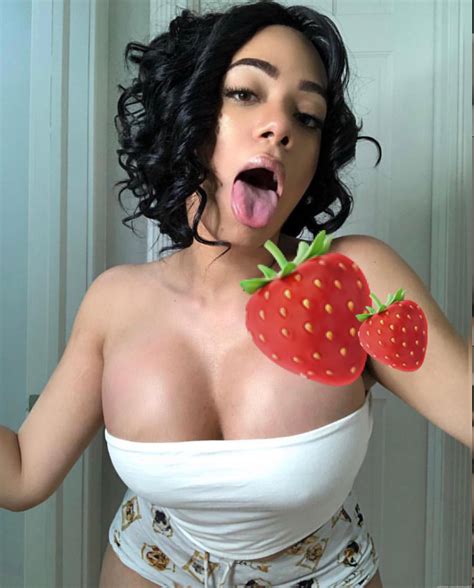 Diamond Kay Nude