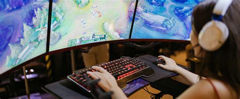 China Issues 60 New Video Game Licences Shuts Out Tencent And Netease