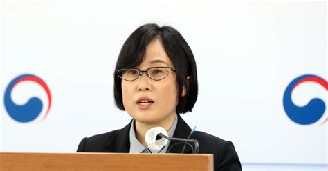 환경부 종이컵·플라스틱 빨대 매장 내 사용 금지 24일부터 시행