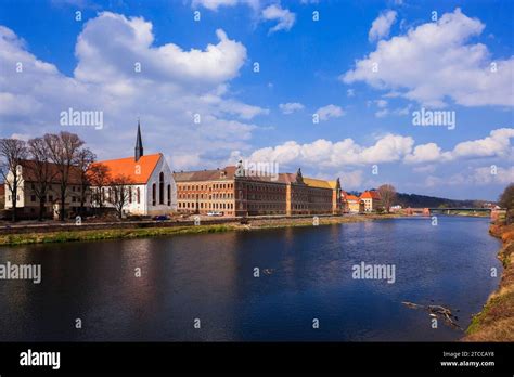 Grimma Flood Protection Wall Under Construction After Another Flood In 2013 The Construction