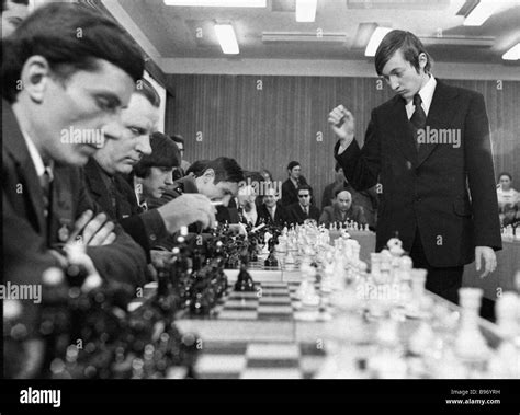 Grand Master Anatoly Karpov Right Giving A Simultaneous Game Series In
