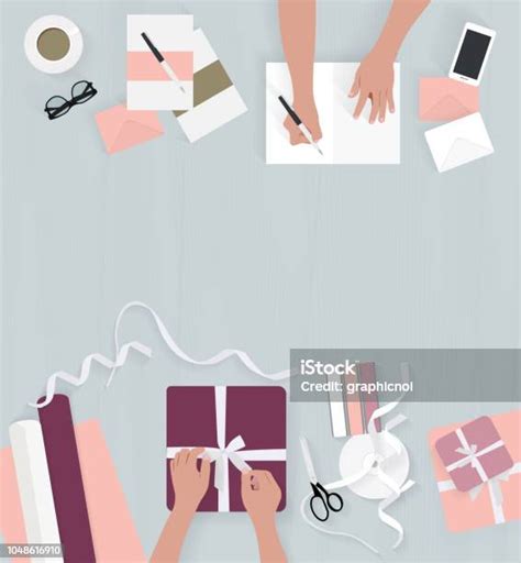 손 포장 선물입니다 갈색 종이에 싸서 하 고 테이블에 리본으로 묶인 상자 평면 그림 상단 보기 집에서 휴식 벡터 일러스트 레이