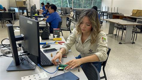 Entre Robots Y Pasarelas La Historia De Sofía Aprendiz Sena Que Rompe Estereotipos