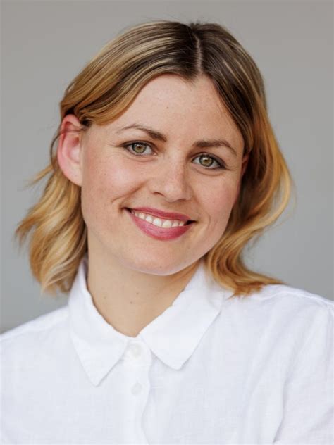 Josefine Einsiedel Nachwuchsschauspielerin Theaterdarstellerin Sprecherin