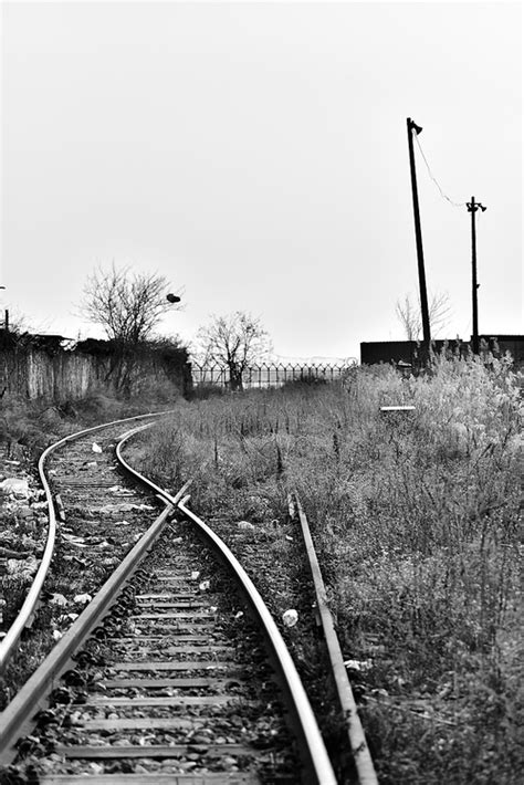 오래된 느낌의 빈티지한 분위기의 흑백 풍경사진 유토이미지 상세페이지 베이직샵 사진 21449718