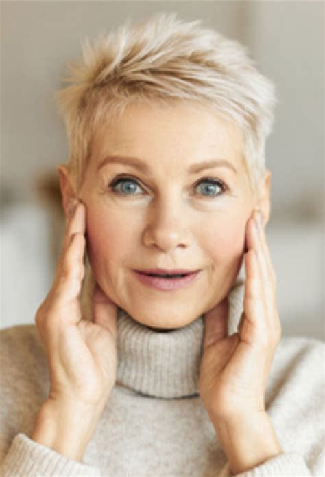 50 Perfect Short Haircuts For Older Women Artofit