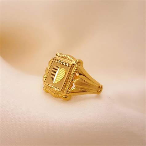 Buy Heartthrob Mens Gold Ring 22 Kt Yellow Gold 406 Gm Online By