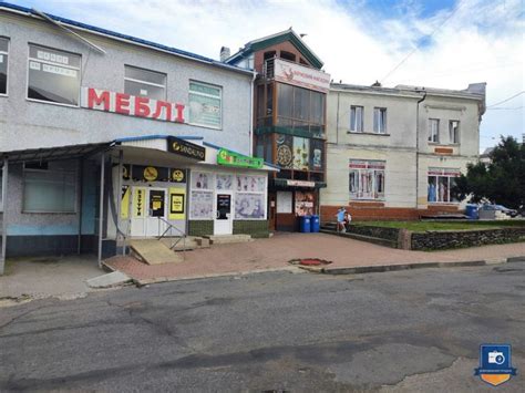 Добровільний продаж Нежитлова будівля магазин загальною площею 492 4 кв м що знаходиться за